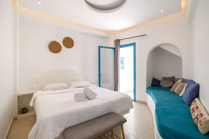 Executive Suite With Private Jacuzzi - Santorini