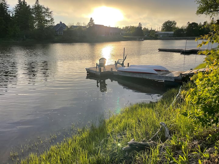 Little Paradise - River Front Bungalow - Shédiac