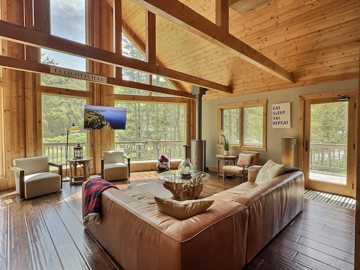 The Pines Chalet~ Hot Tub~fireplace~ Fire Pit! - Holiday Valley Resort, NY