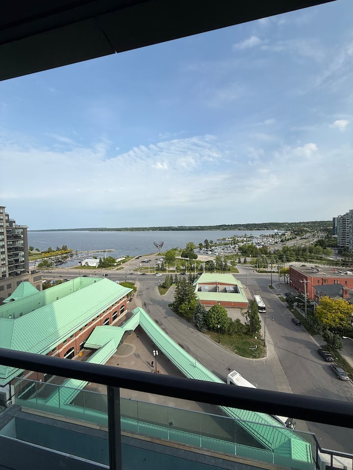 1 Bedroom, 2 Bathroom Waterfront - Barrie