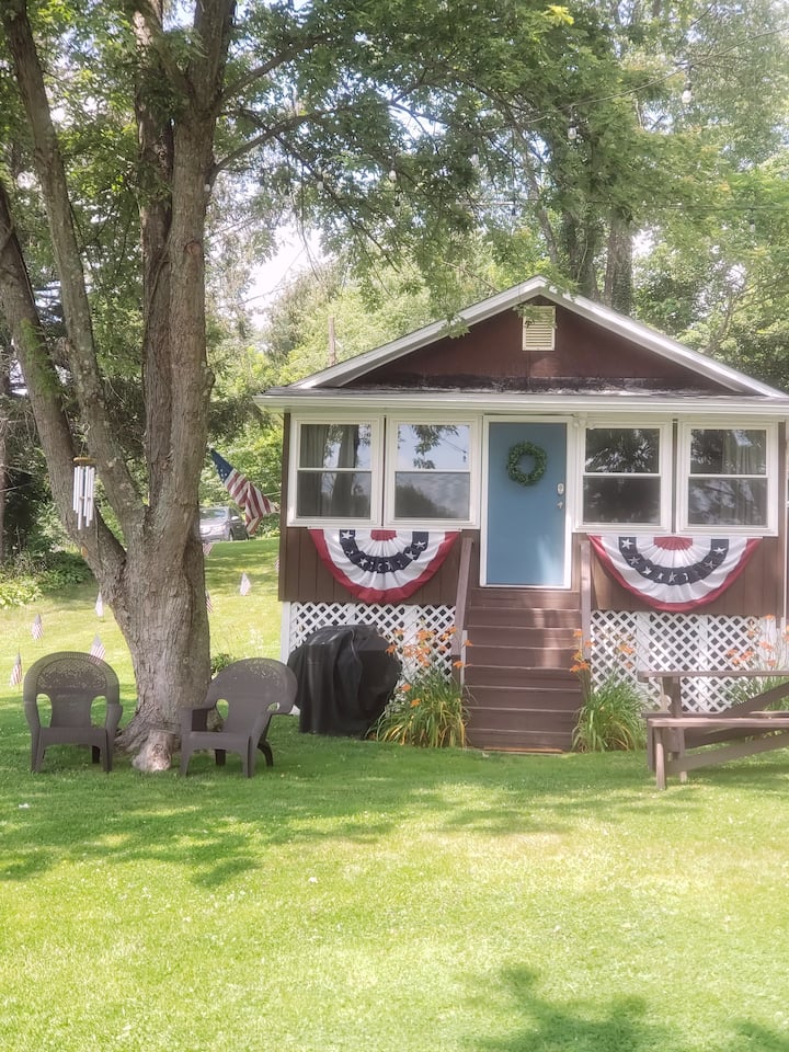 Cozy Lakefront Cottage, Sleeps 4, Great Amenities! - Pocono Mountains, PA