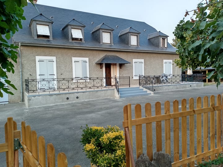 Belle Et Spacieuse Maison De Campagne - Tarbes