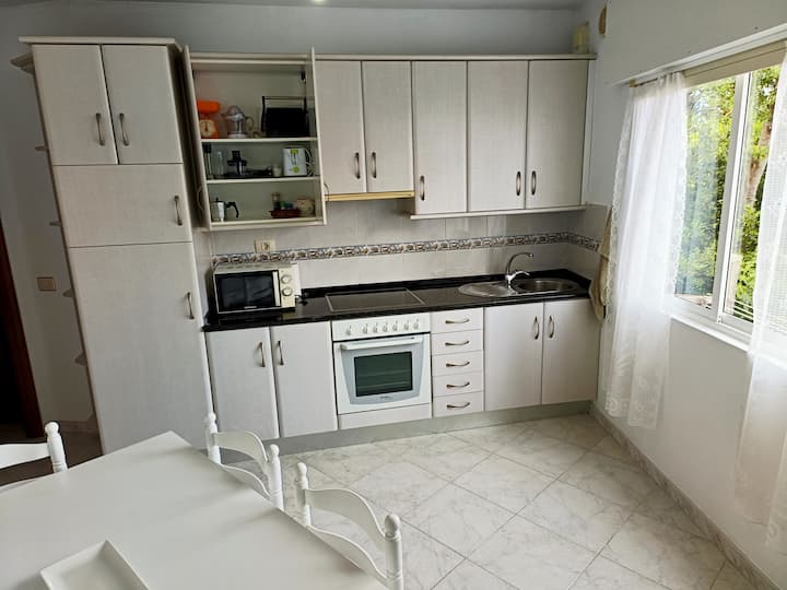 Piso 2 A 250 Metros Del Puerto De Camariñas - Muxía