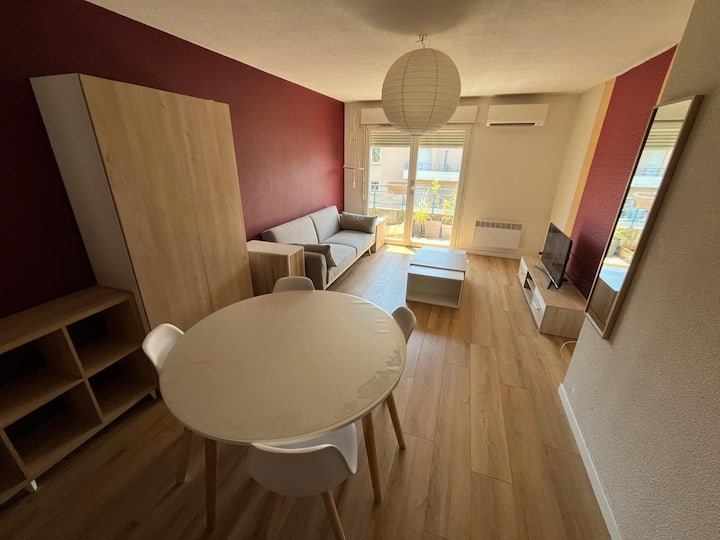 Bel Appartement Avec Accès Facile Au Centre-ville - Nîmes