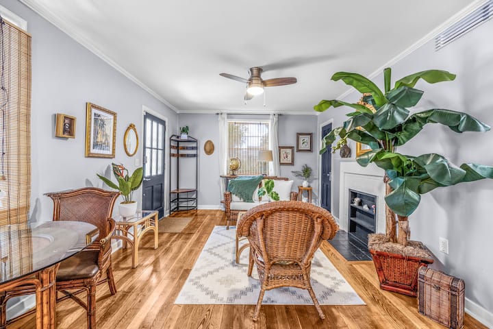 Serene Bungalow. Pet Friendly - Savannah, GA