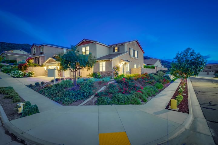 Lux South Temecula Home Saltwater Poolspa Gym - Temecula, CA