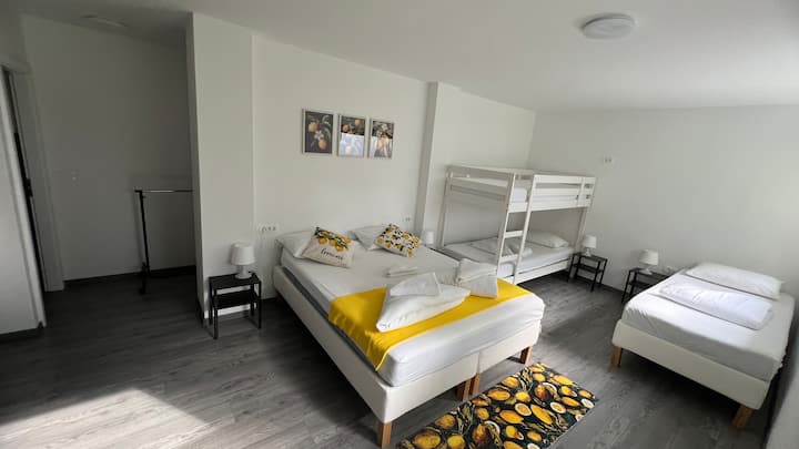 New Family Room With Bathroom - Postojna