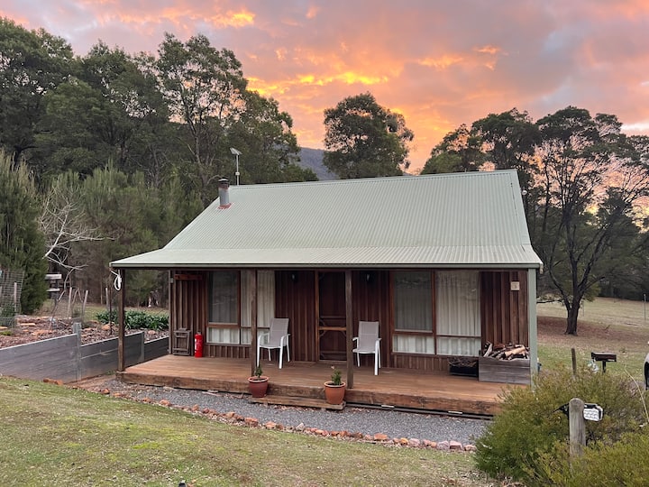 Cottage 3/8 Glen Street,holiday Rental, 2 Bedroom - Halls Gap