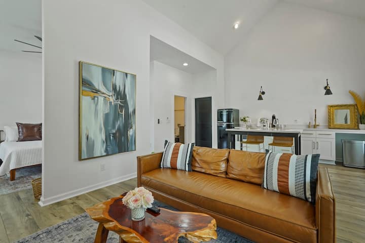 Hamilton Studio
(No Cleaning Fee) - Wilmington Island, GA