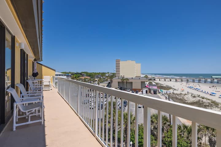 Stay @ The Good Life * Oceanfront Folly* - Folly Beach, SC