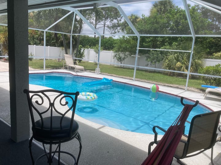 3 Bedroom Home With A Heated Saltwater Pool. - Port St. Lucie, FL
