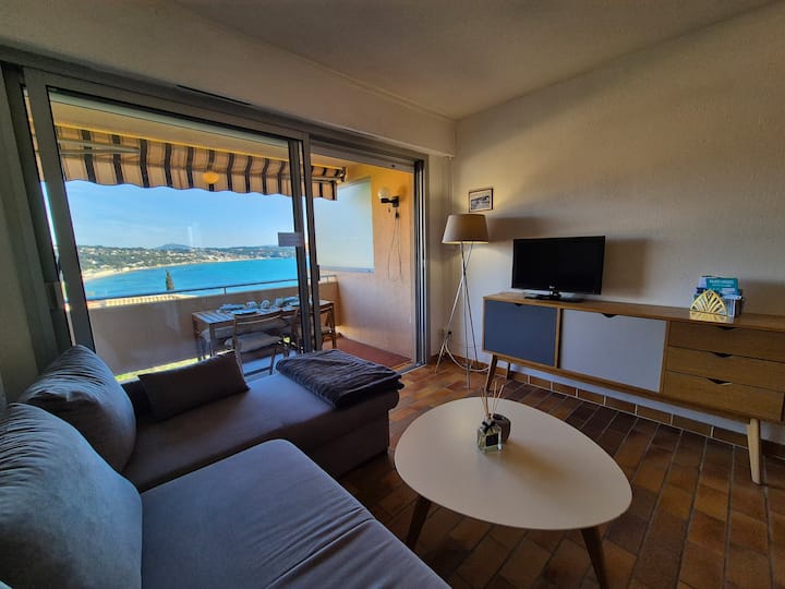 T2 Vue Mer, Plage à Pied Et  Parking Privé - Bandol