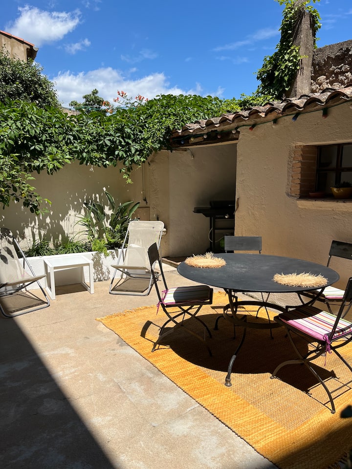 Le Patio : Charme Et Calme Au Cœur Du Village - Le Plan-de-la-Tour