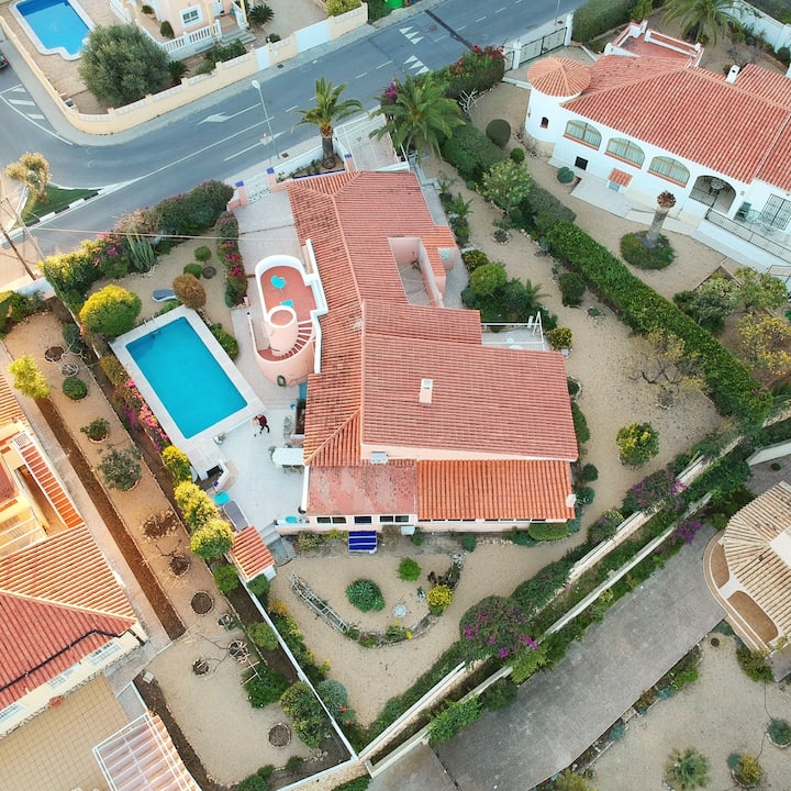 Stort Hus Med Pool - Perfekt För Familjer - Benidorm