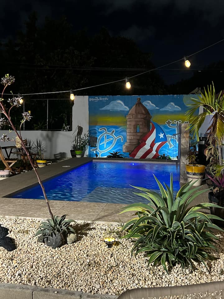 House With Private Pool, Walk To San Juan Ferry. - Levittown