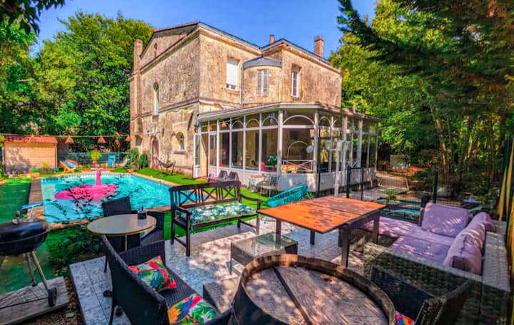 Villa De Charme En Pierre éQuipée Avec Piscine - Bordeaux