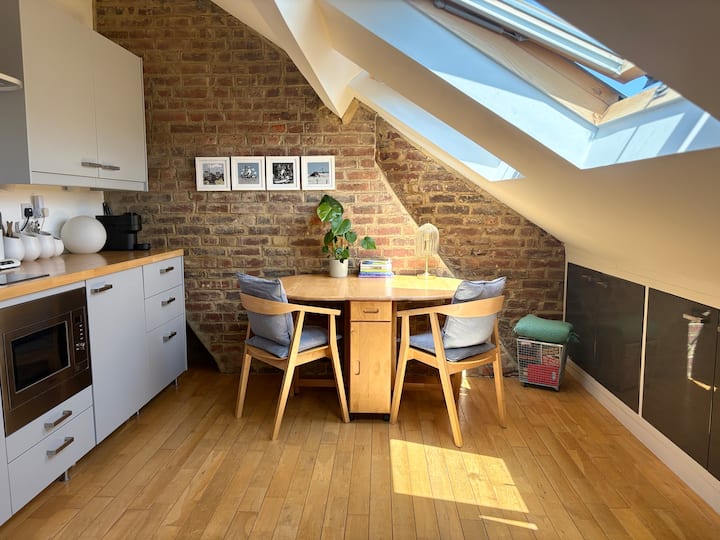 One Bedroom Loft Flat Near Alexandra Park Hastings - Hastings