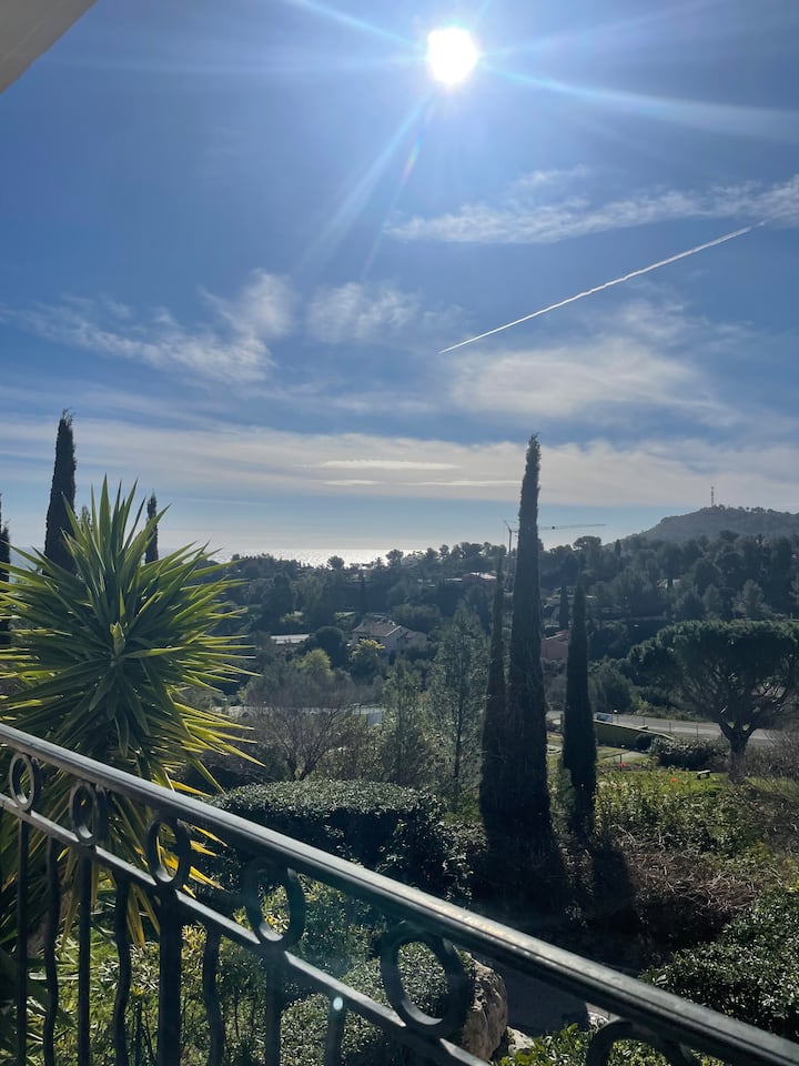 Charmant Appartement Avec Terrasse Vue Mer - Agay