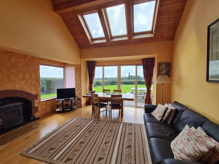 Bunratty, Co. Clare, Ireland - Shannon