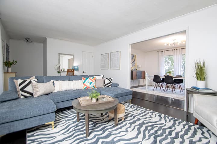 4 Bed/3 Ba~two Homes In One~2 Living/2 Kitchens - Little Rock