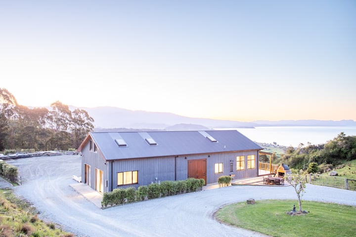 Stunning Eco Farm Retreat - Tākaka