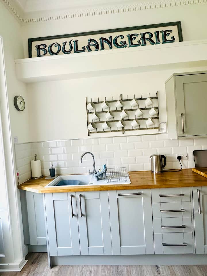 Huge Flat With Parking, Perfect Base For Exploring - Bodmin