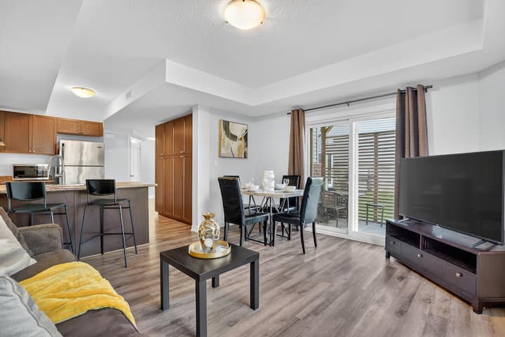 Cheerful 2 Bdr With Parking For 2, Netflix, Patio - Waterloo, ON, Canada
