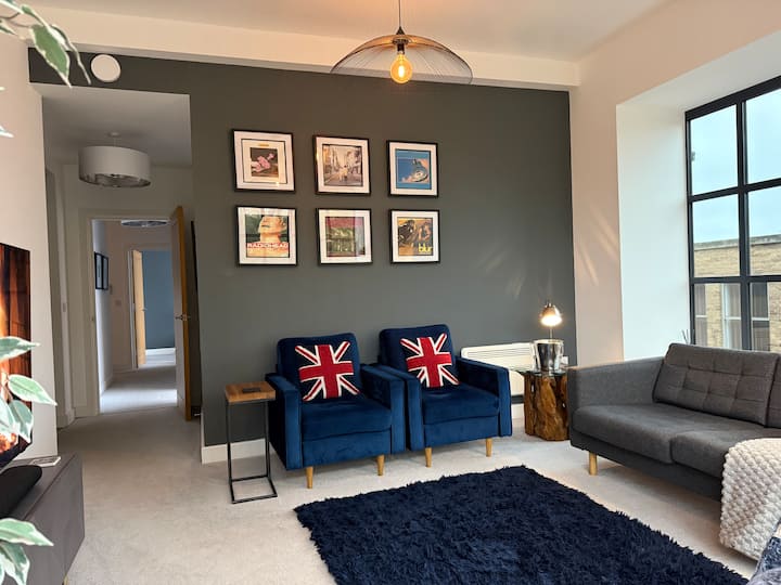 Castle View By Ginger & Gold | Luxury Norwich Apt - 노리치