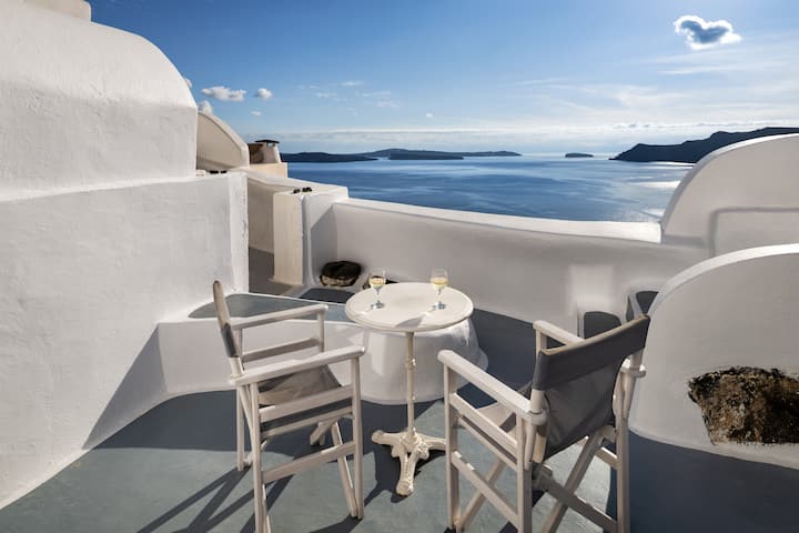 Rock Cave House - Santorini
