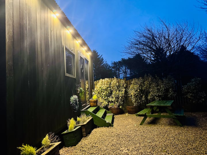 Stunning, Unique Peak District Retreat - Oldham