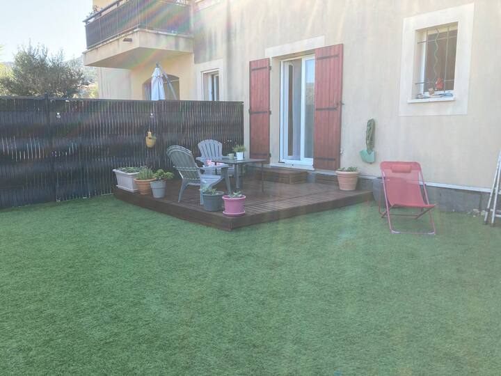 Joli Appartement En Résidence Au Calme - Allauch