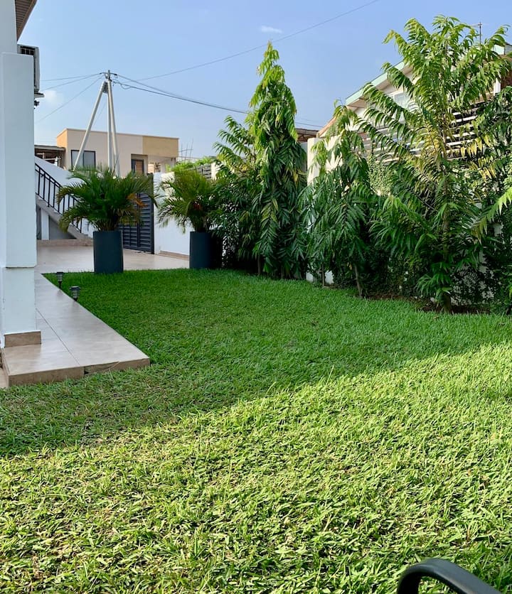 Modern 2br In Tema C9 | Garden • Ac • Generator - Ghana
