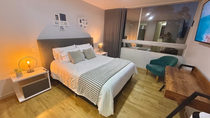 1403 Lujoso Apartamento En El Poblado Medellín - Medellín