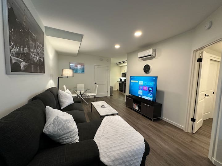 2 Bedroom Condo In Bridgwater Centre - Winnipeg