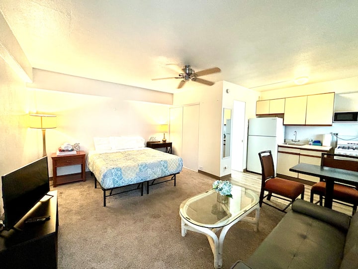 Studio With Kitchen Walk To Waikiki Beach 336 - Honolulu