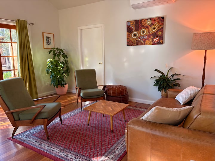 Cosy 2 Bed Cabin In The Trees, Central Location. - Wollongong