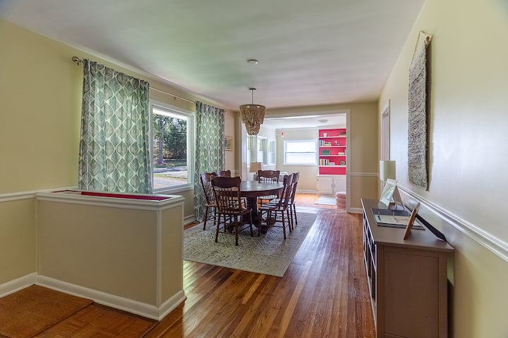 3mi To Duke/15mi To Unc/spacious Home, Fenced Yard - Durham, NC