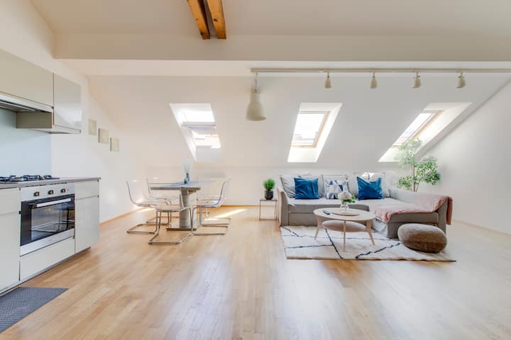 Lovely Modern Penthouse 2bds In The Center - R9 - Prag