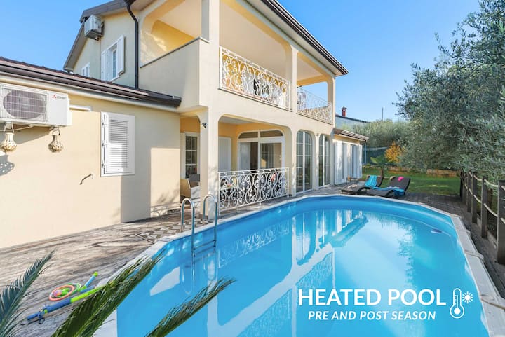 Villa Seabird Holiday House With Private Pool - Poreč