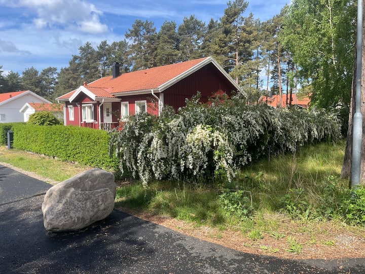 Sporty Scandi Summerhouse - Short Walk To Beach - Kristianstad