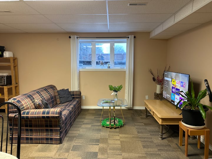 Cozy 2 Bedrooms Suite Park View - Regina