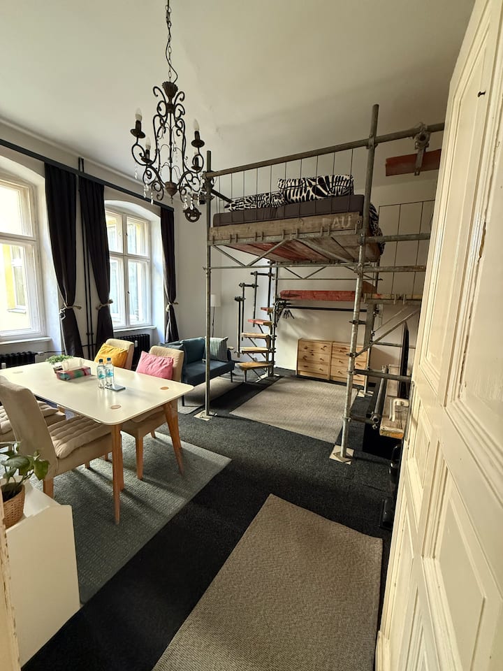 Cozy Apartment W/ Industrial Style In Berlin-mitte - Berlín