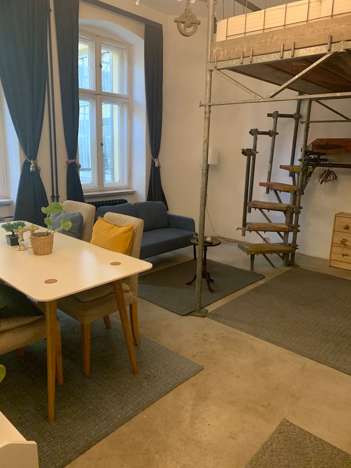 Cozy Apartment W/ Industrial Style In Berlin-mitte - Berlin