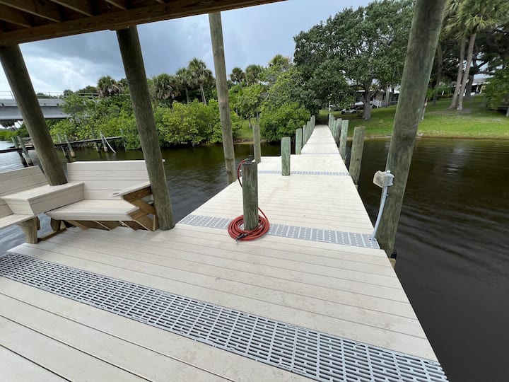 Pelicans Landing - Riverside Resort Style Vacation - Sebastian, FL