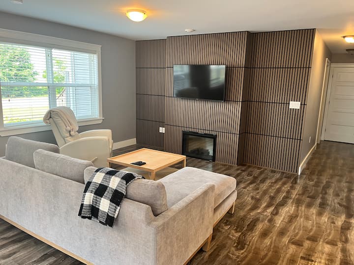 2 Bedroom W/ King Beds All 1 Level In Ch'town - Prince Edward Island