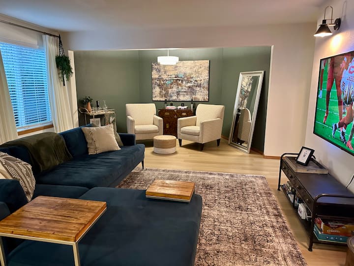 Ashworth Abode - Spacious 2 Bedroom Garden Unit - Shoreline, WA