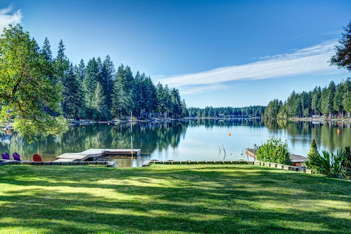 Cozy Peaceful Winter Retreat W/ Lake Views - Shelton, WA