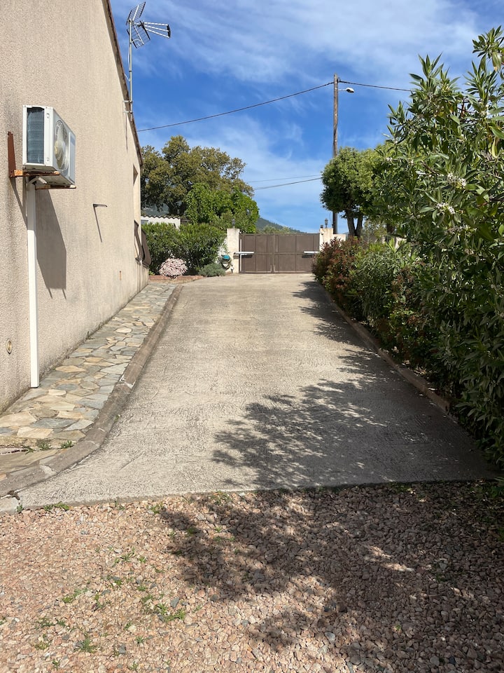 Agréable Chambre D'hôte Avec Parking Gratuit - Porto-Vecchio