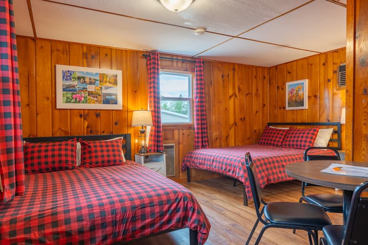 Vacation Uniquely | Cottage #3 - Ely, MN