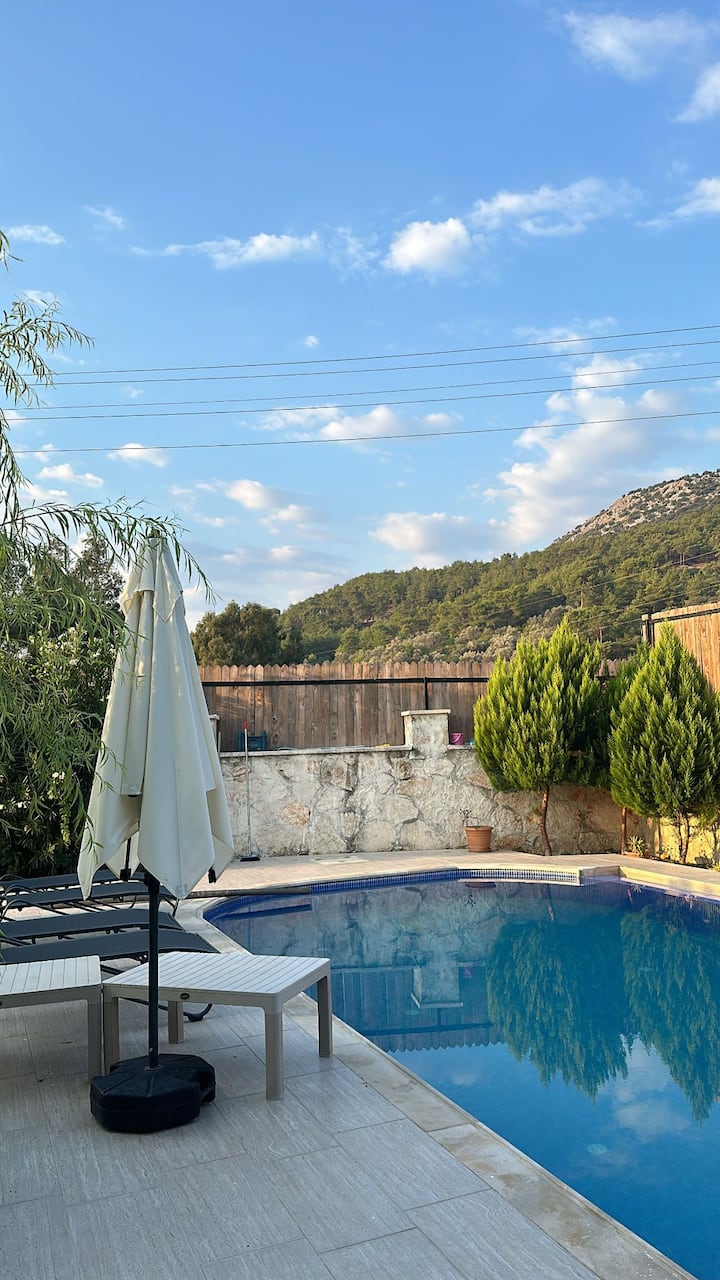 Doğanın Içinde çIftlikte Büyük Havuzlu Rahat Villa - Aklar, Kaş